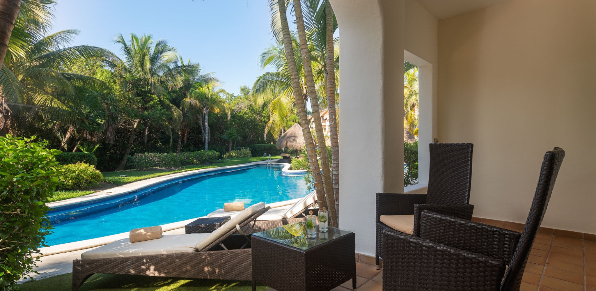 Golden Swim Up Junior Suite King Size | Valentin Imperial Riviera Maya